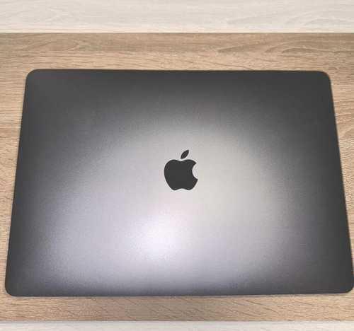 MacBook Pro 13 (2019), 250 ГБ, Core i5, 2.4 ГГц, RAM 8 ГБ, Intel Iris Plus Graphics 655