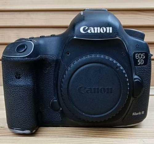 Canon EOS 5D mark III body