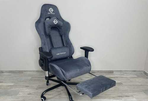 Игровое кресло с подставкой для ног