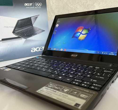 Нетбук Acer aspire one D255