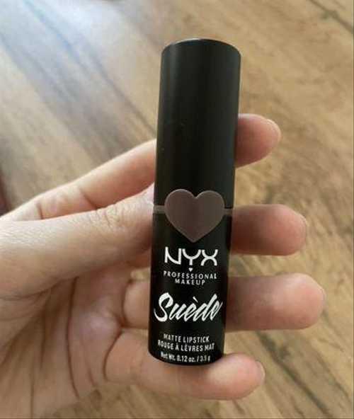Матовая помада nyx