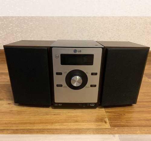 Микро Hi-Fi система LG XA14