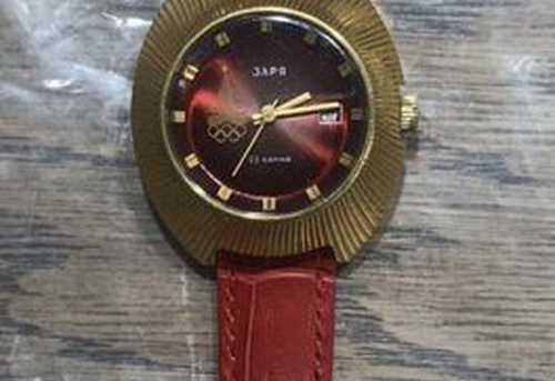 Часы наручные женские механические СССР Заря