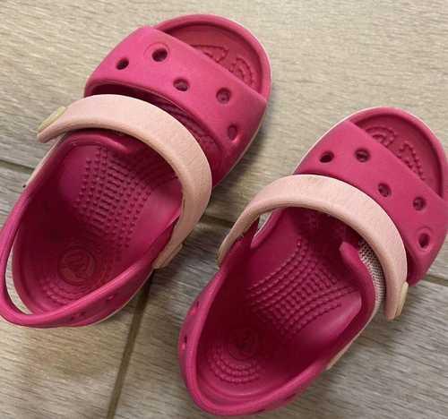 Сандалии crocs c8