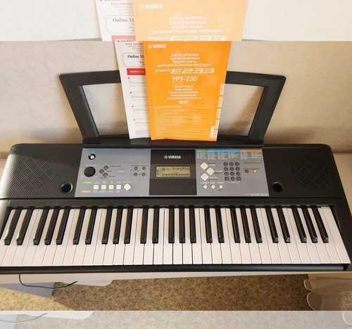 Yamaha PSR-E233 в отличном состоянии