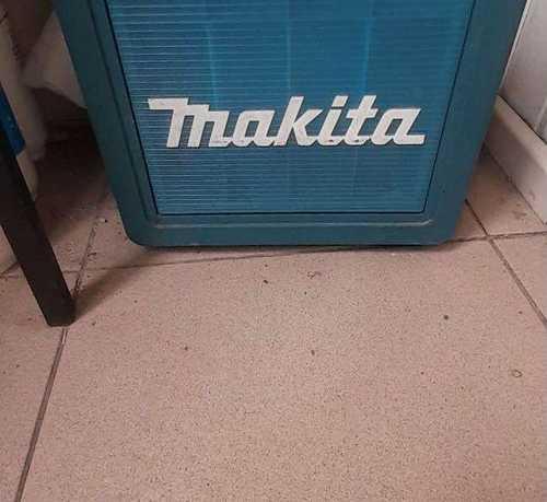 Ударная дрель makita