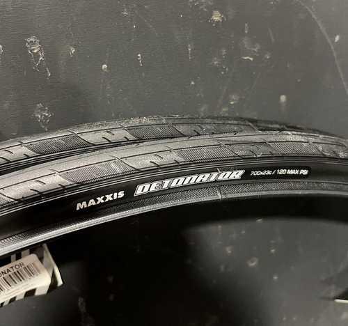 Покрышки Maxxis Detonator 700X23C