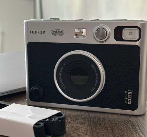 Instax mini evo фотоаппарат с моментальной печатью