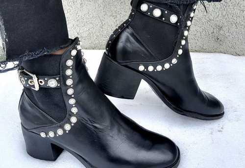 Гламурные ботинки-челси с жемчугом Zara