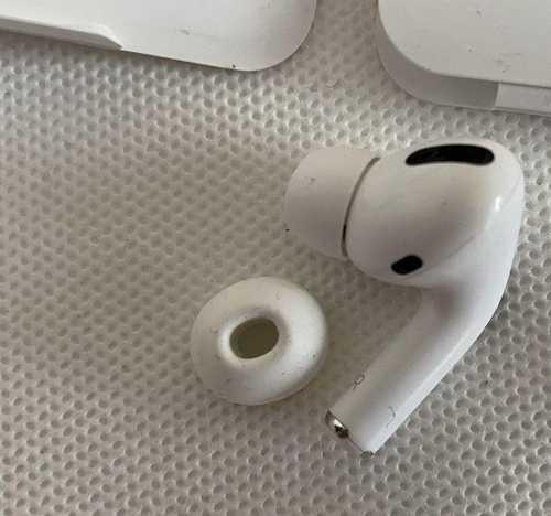 AirPods Pro правый наушник б/у, оригинал