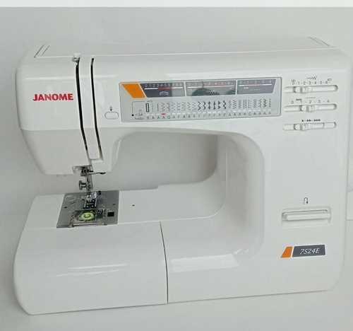 Швейная машина Janome 7524Е