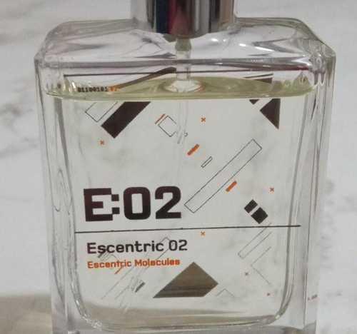 Escentric molecules 02