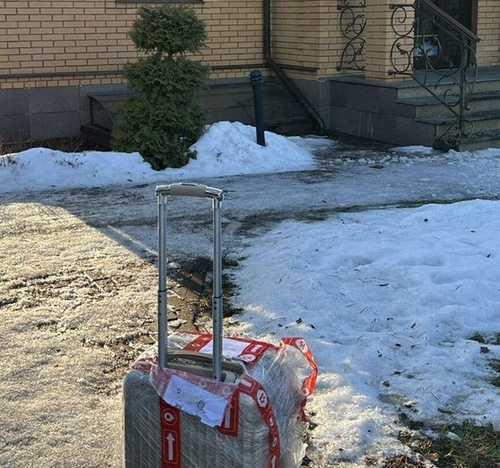 Чемодан маленький