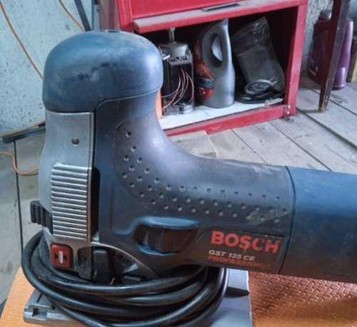 Электролобзик bosch GST 135 CE