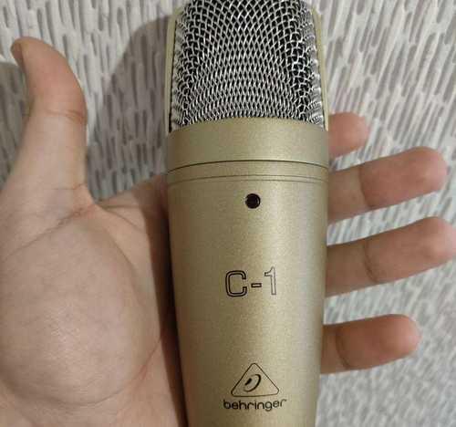 Студийный микрофон behringer c1