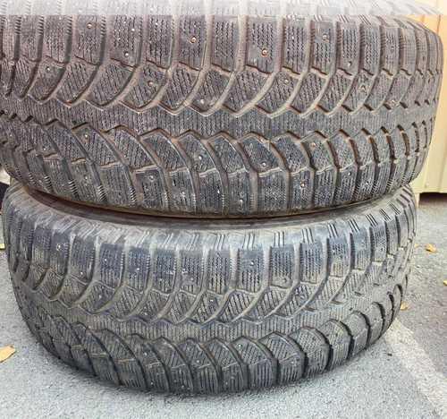 Bridgestone Blizzak Spike-01 275/70 R16