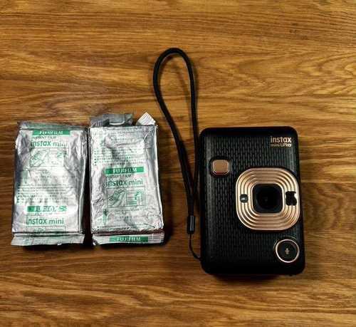 Пленочный фотоаппарат instax mini LiPlay