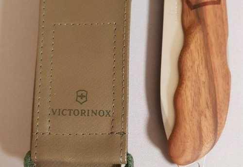 Нож Victorinox Hunter pro wood