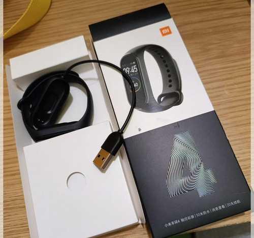 Часы Xiaomi Mi band 4