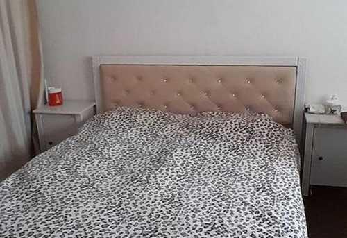 Кровать двуспальная с матрасом 160х200