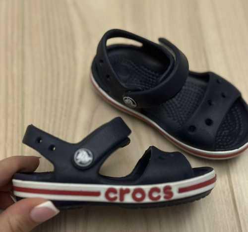 Crocs босоножки детские