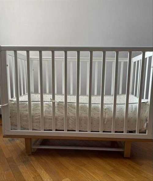 Детская кровать Mothercare с маятником