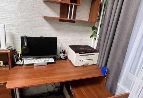 Компьютерный стол и полка