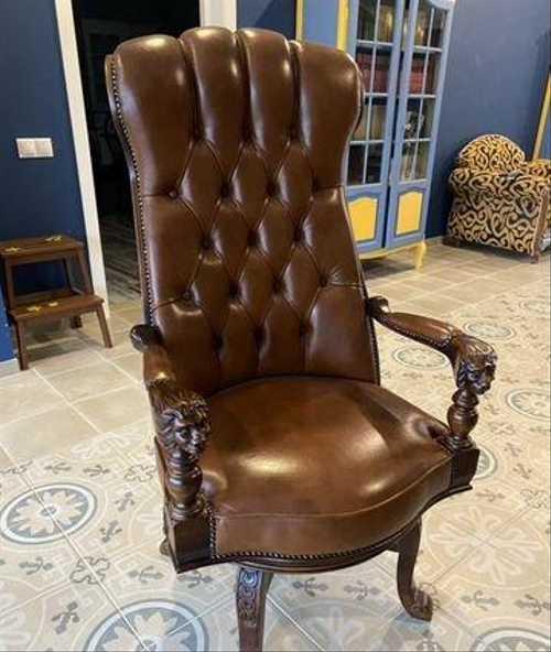 Кабинетное кожаное кресло XIX век