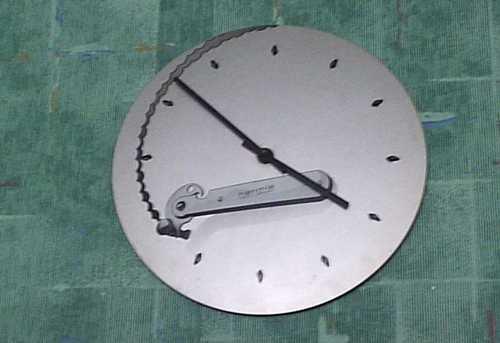 Настенные часы Hermle