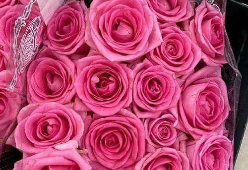 Букет из роз (эквадор) на 8 марта