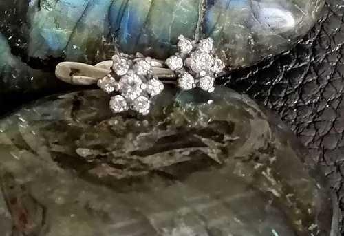 Миниатюрные серебряные серьги малинки