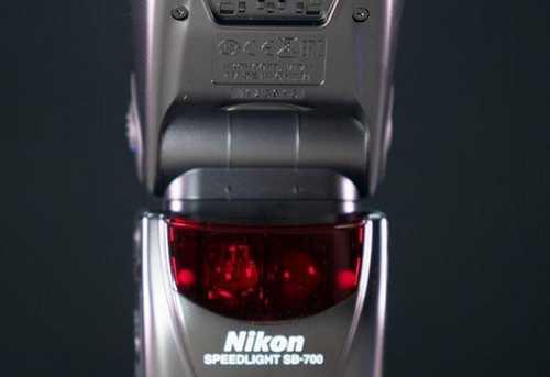 Накамерная вспышка Nikon Speedlight SB-700