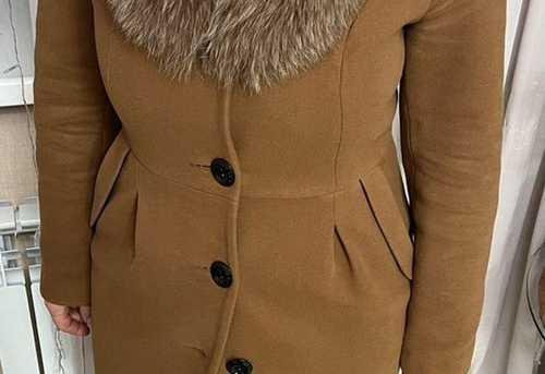Пальто утепленное с натуральным мехом 46