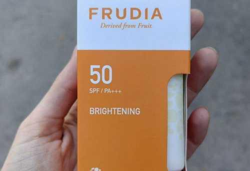 Frudia солнцезащитная тональная крем-основа SPF50+