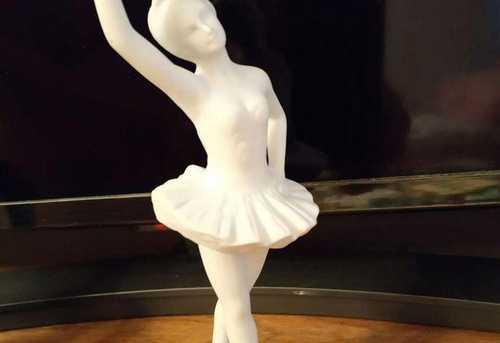 Статуэтка фарфоровая балерина