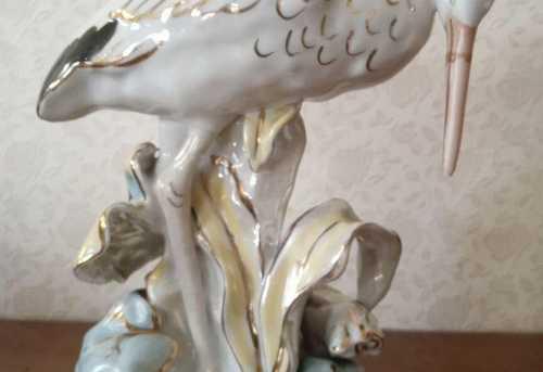 Фарфоровая статуэтка Цапля и лягушка Дулёво