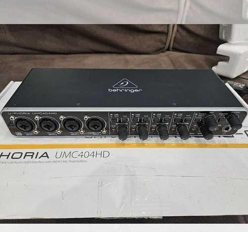 Звуковая карта Behringer UMC404HD