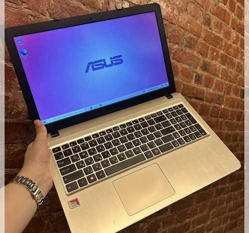 Ультрабук 2018 года выпуска Asus на A6-9225/SSD