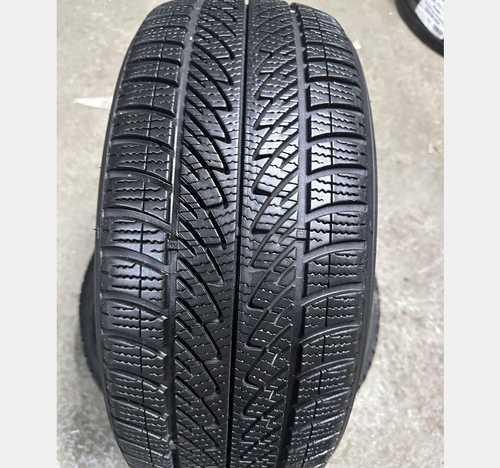 Goodyear UltraGrip 8 Performance 205/45 R17