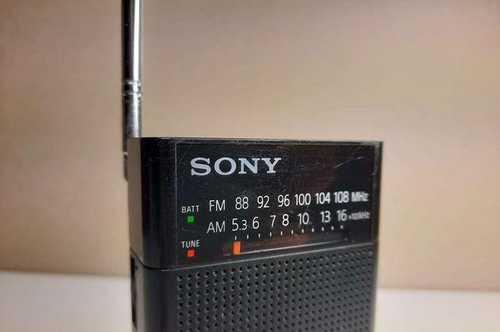 Радиоприемник Sony ICF-P26 портативное FM радио