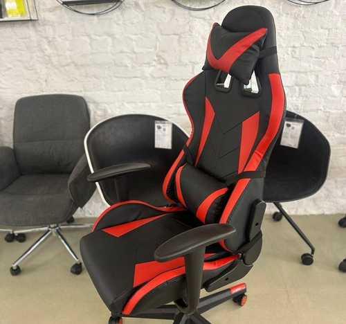 Кресло игровое TopChairs Gallardo красное с подушк