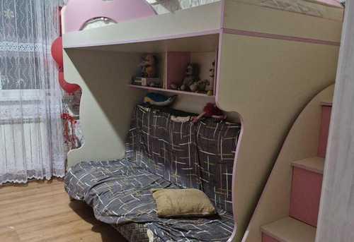 Двухъярусная кровать чердак с диваном