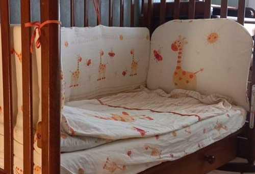 Детская кроватка и пеленальный комод
