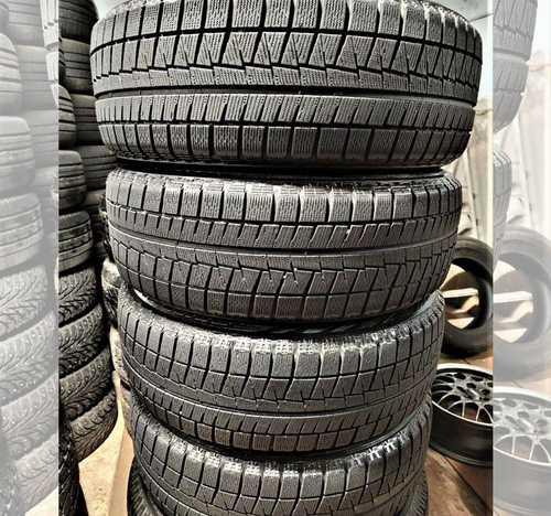 Bridgestone Blizzak Revo GZ 215/60 R17 96Q