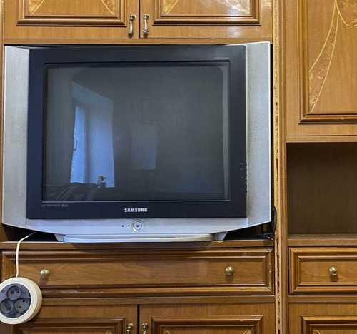 Итальянская стенка бу 416 см