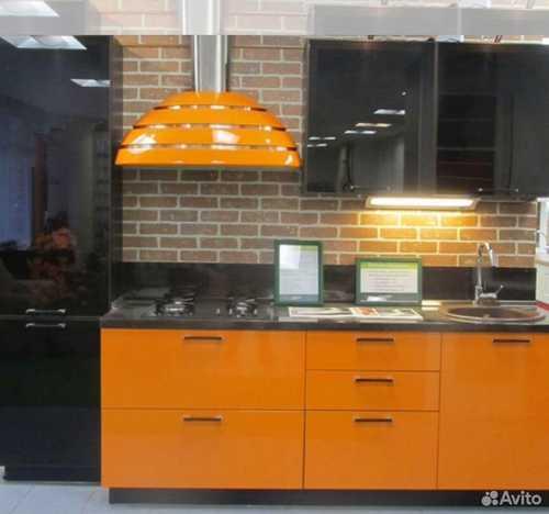 Кухня на заказ Кухня оранжевая