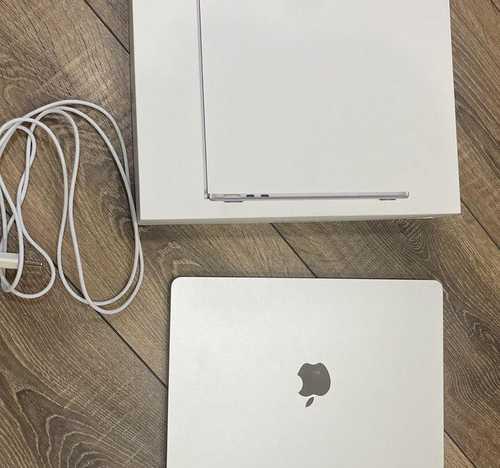 Macbook air 13 M3 16 512