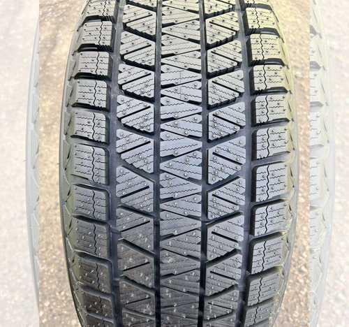 Bridgestone Blizzak DM-V3 275/55 R20 117T