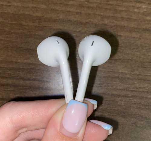 Проводные наушники Apple EarPods (Lightning) белый