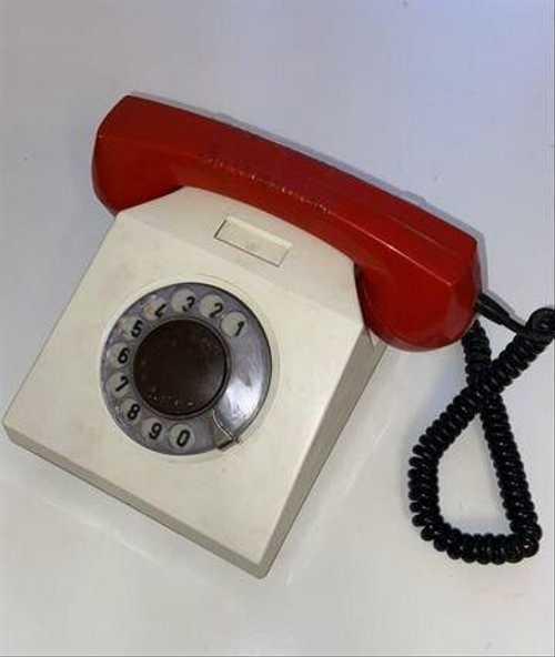 Дисковый телефон с буквами и цифрами фото